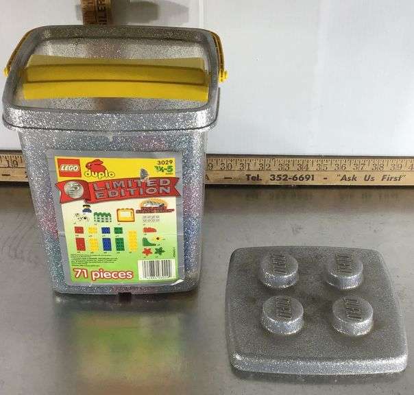 Lego Container and Legos - Sherwood Auctions