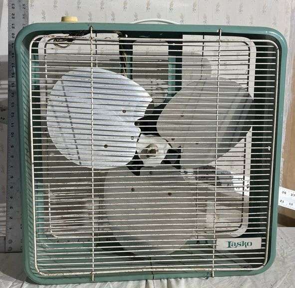 Lasko Metal Box Fan, Has Power - Sherwood Auctions