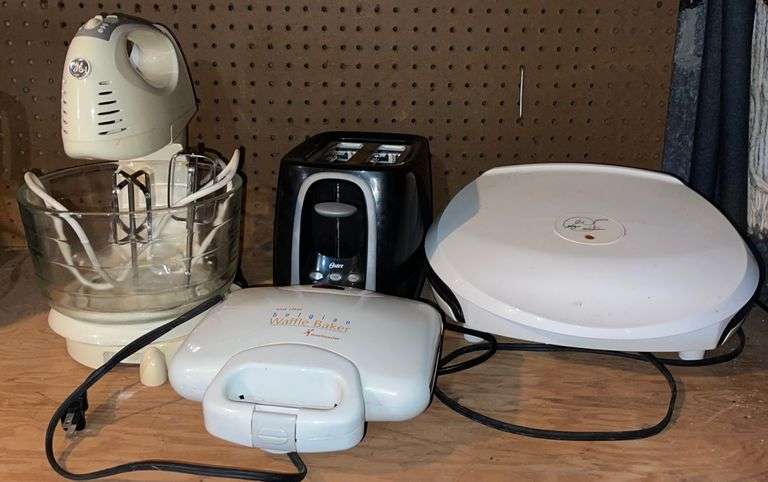 GE Stand Mixer, George Foreman Grill, Waffle Maker & Oster Toaster ...