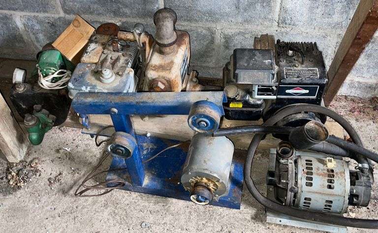 Homart Water Pump, Dayton Well Pump, Briggs & Stratton Vertical Engine ...