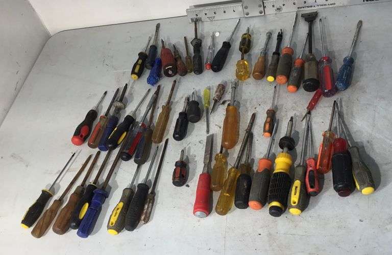 Assorted Screwdrivers and Nut Drivers - Sherwood Auctions