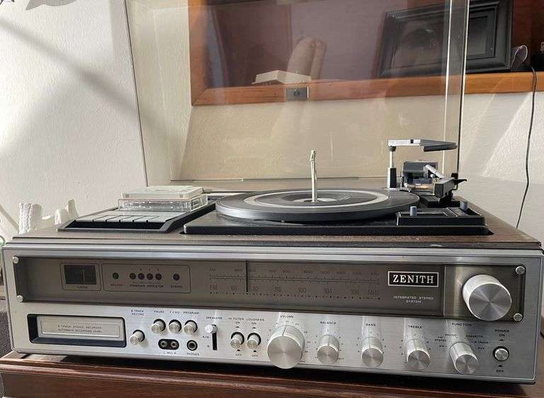 Zenith Integrated Stereo System w/ Allegro 2000 Speakers - Sherwood ...