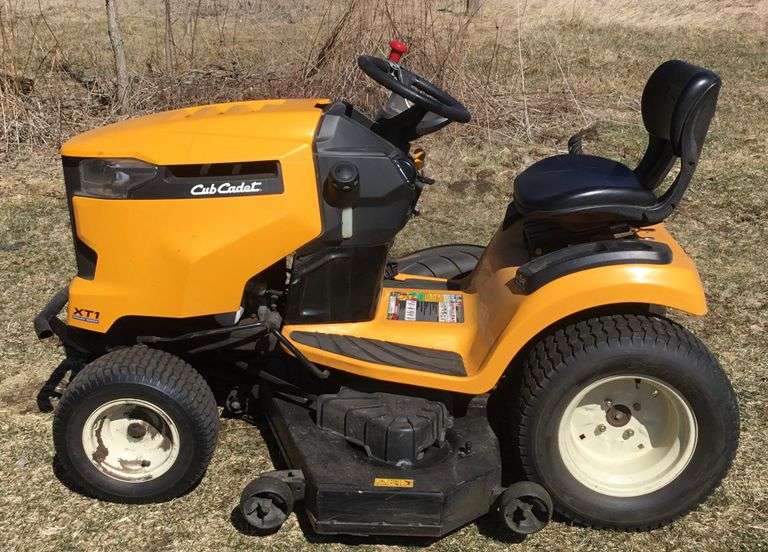 2016 Cub Cadet XT1 Endruro Series - Sherwood Auctions