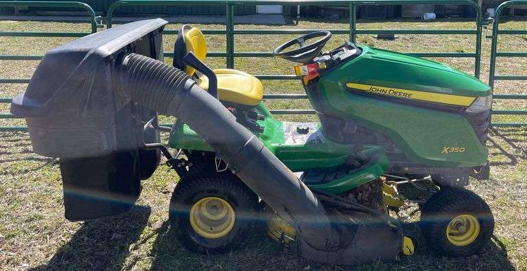 John Deere X350 Riding Lawn Tractor w/ Double Bagger- Has 27.5 Hours ...