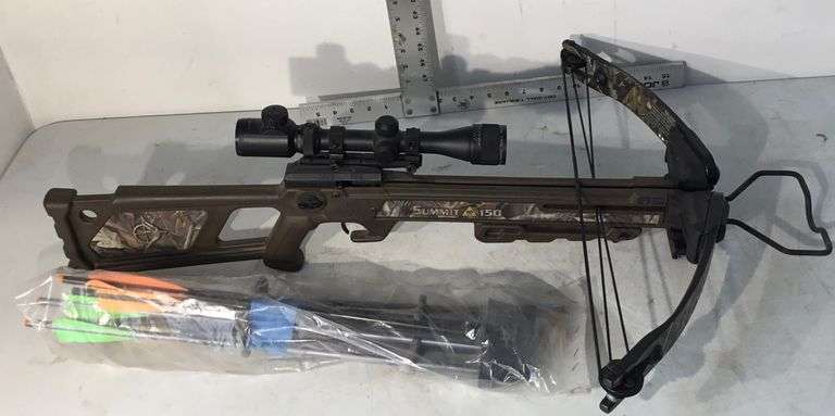 Horton Summit 150 Crossbow with Soft Case and Arrows - Sherwood Auctions