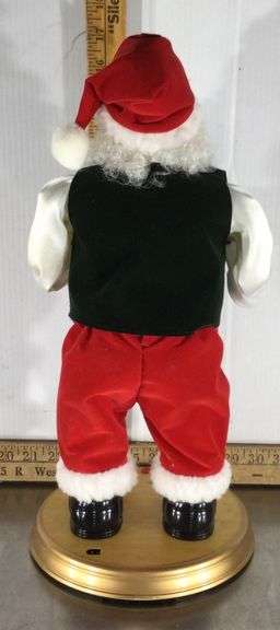 Santa Moving Statue - Sherwood Auctions