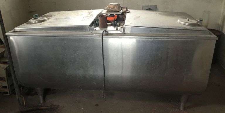 Sunset 300-GAL Stainless Bulk Milk Tank + Compressor - Sherwood Auctions