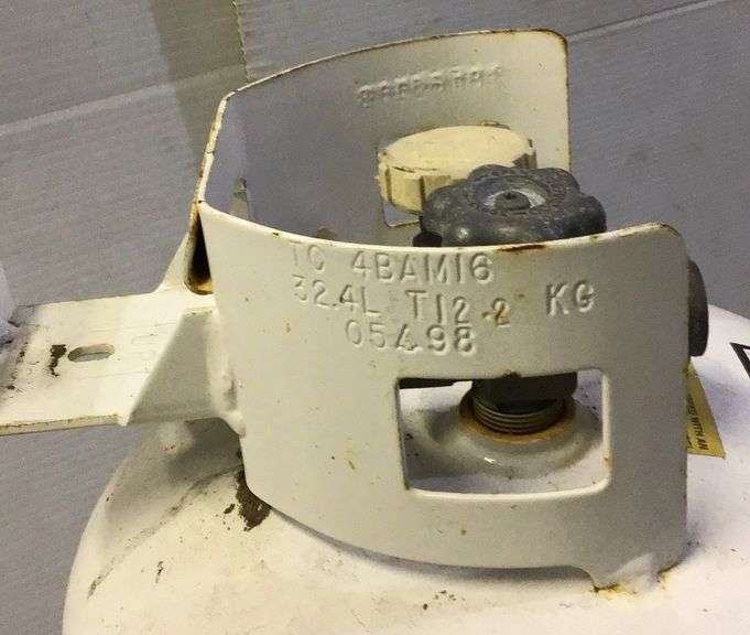 32.4L Propane Tank - Sherwood Auctions
