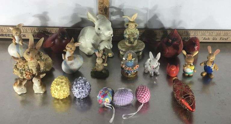 Rabbit Ornaments - Sherwood Auctions