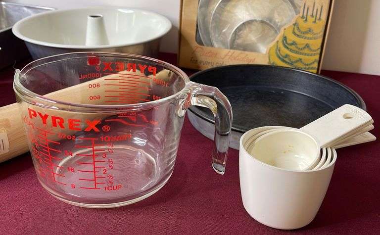 Mirro 4-Tier Cake Pan Set in Original Box, Baking Pans, Rolling Pin ...