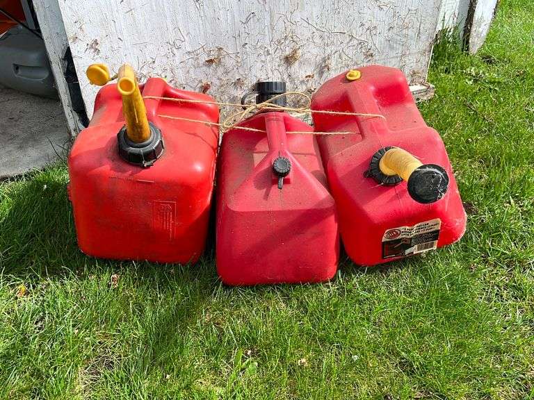 5 Gallon Gas Cans QTY3 - Sherwood Auctions