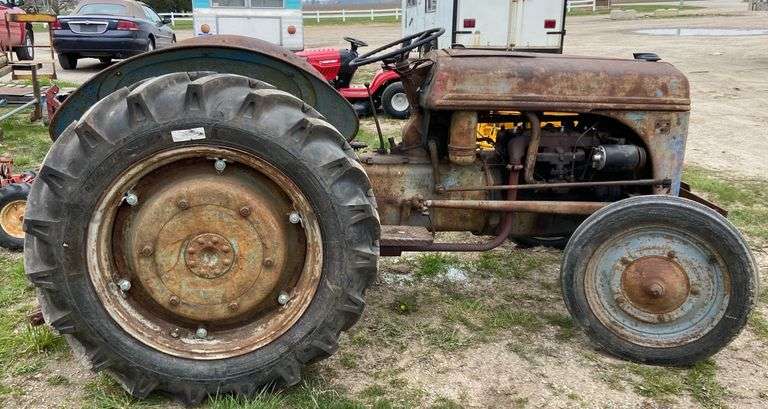 1947 Ford 9N Tractor - Sherwood Auctions