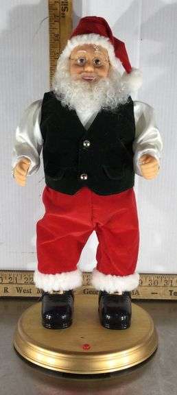 Santa Moving Statue - Sherwood Auctions