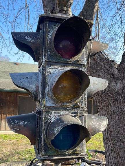 Antique 46” Tall Traffic Light on Pole - Sherwood Auctions