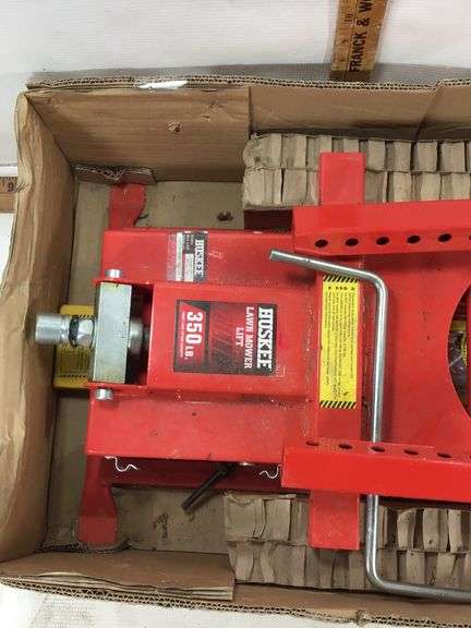 Huskee Hzr350 Riding Mower Lift Sherwood Auctions