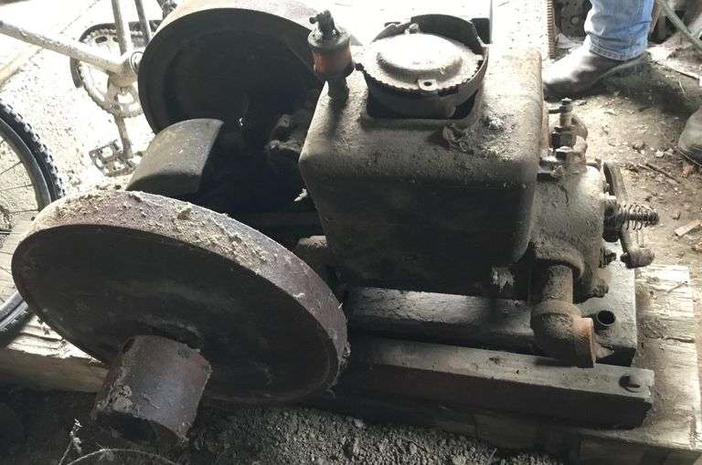 Monarch Motor Model 15615 Made in Saginaw, MI - Sherwood Auctions