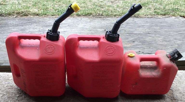 Assorted Plastic Gas Cans - Sherwood Auctions