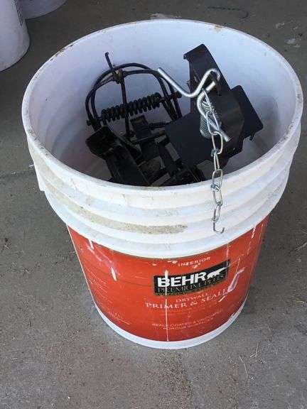 5 Gallon Pail With Ground Traps - Sherwood Auctions