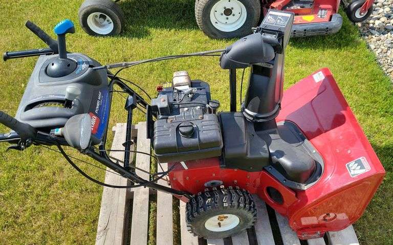 Toro Power Max Snowblower 1028 LXE - Sherwood Auctions