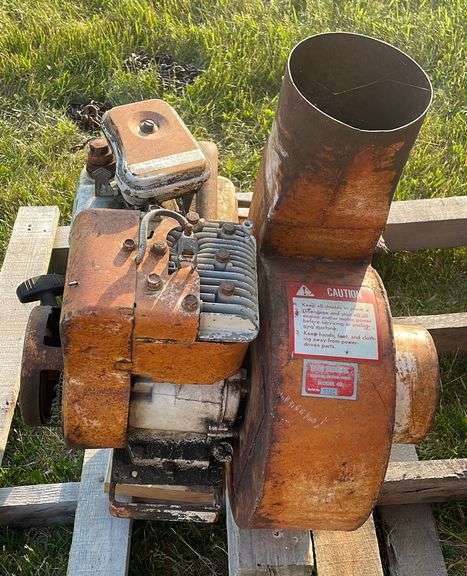 E-Z Rake Model 40 Lawn Vacuum - Sherwood Auctions