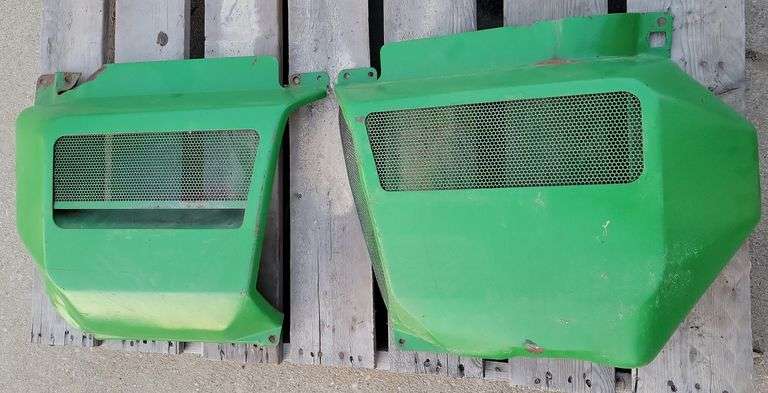 John Deere Garden Tractor Side Shields - Sherwood Auctions