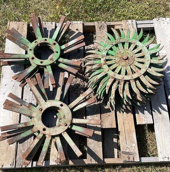 John Deere Rotary Hoe and Sugar Beet Lifter Wheels - Sherwood Auctions