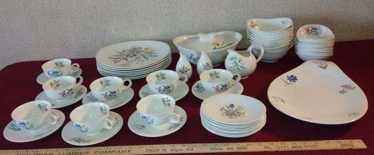 "Hallcraft" by Eva Zeisel Dinnerware Set - Sherwood Auctions