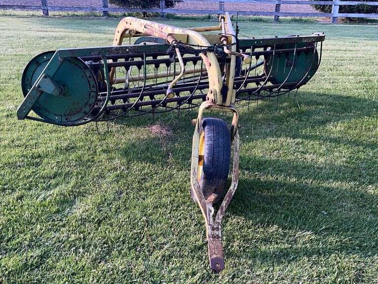 John Deere 640 Hay Rake - Sherwood Auctions