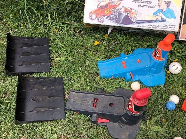 Stick Shifter Flippin’ Fool Stunt Car Set, Hasbro Amaze-A-Matics Car ...