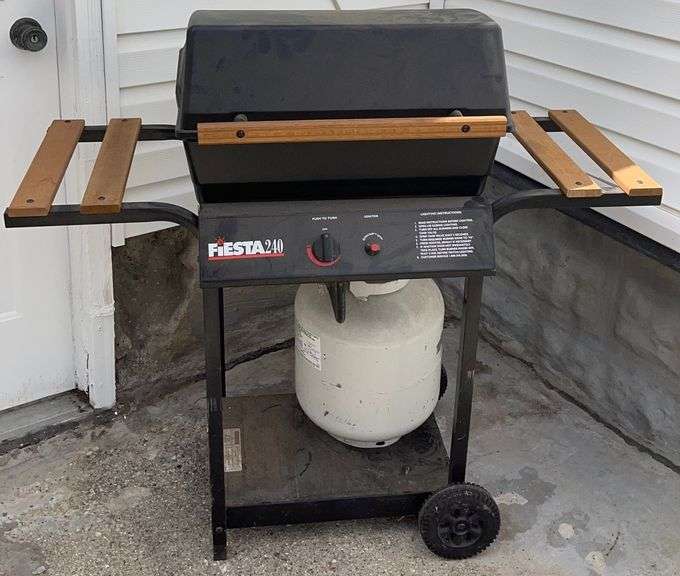 Almost New- Fiesta 240 Gas Grill w/ Propane Tank - Sherwood Auctions