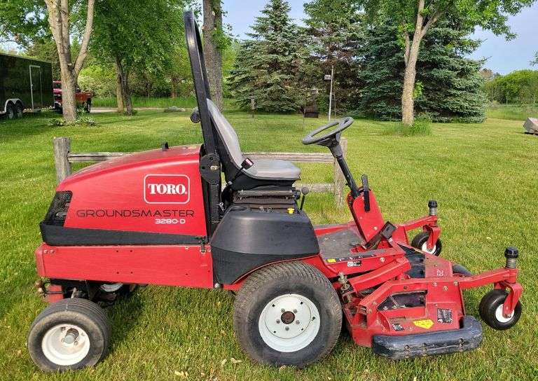 Toro 3280 - GroundsMaster 62" Commercial Mower - Sherwood Auctions