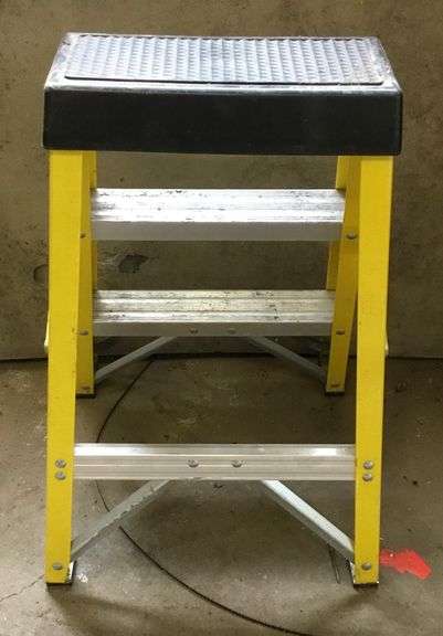 Keller 26” Step Ladder - Sherwood Auctions