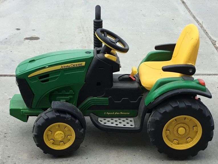 Battery Operated John Deere Tractor - Child”s Toy - Sherwood Auctions