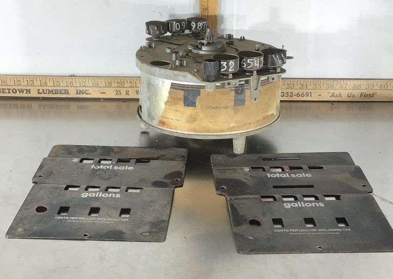 Antique Gas Pump Meter Parts - Sherwood Auctions