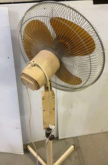 Galaxy Pedestal Fan (has power when plugged in) - Sherwood Auctions