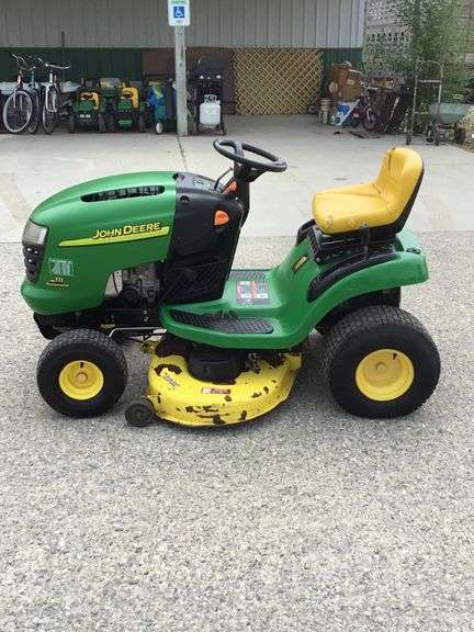 John Deere L111 Automatic 42” Deck - Sherwood Auctions