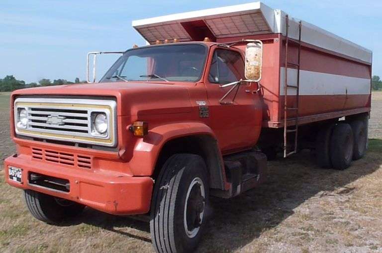 1975 Chevrolet C65 live Tandem - Sherwood Auctions