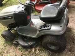 Craftsman Lts 2000 Riding Mower - Sherwood Auctions