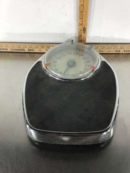 Step On Scale - Sherwood Auctions