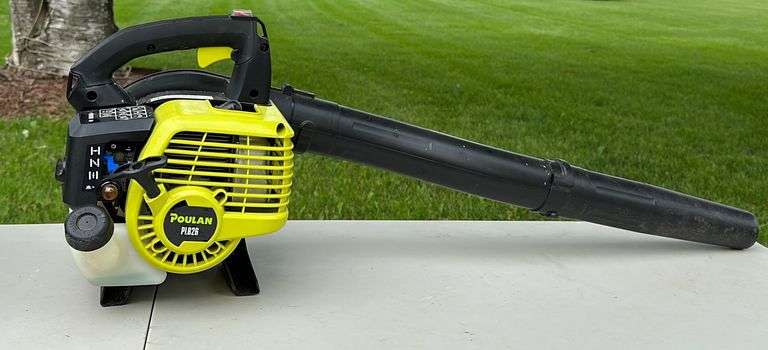 Gas Powered Poulan Leaf Blower - Sherwood Auctions