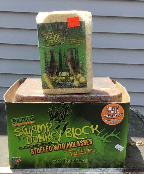 Primos Swamp Donkey Mineral Blocks - Sherwood Auctions