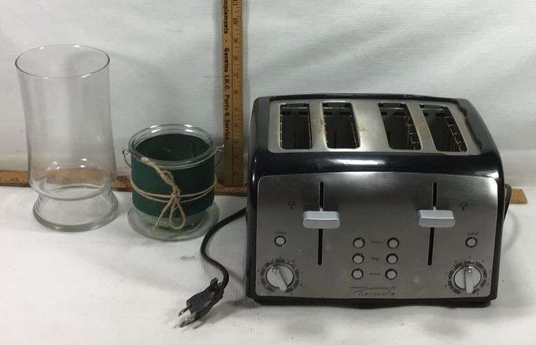 Four Slot Toaster, Glass Pieces - Sherwood Auctions