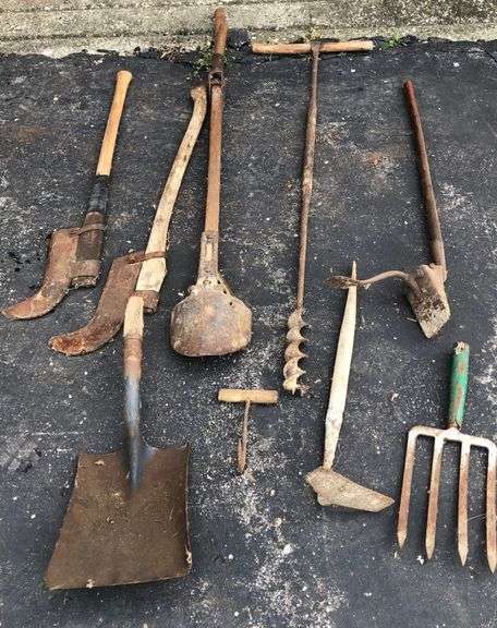 Primitive Farm Tools - Sherwood Auctions