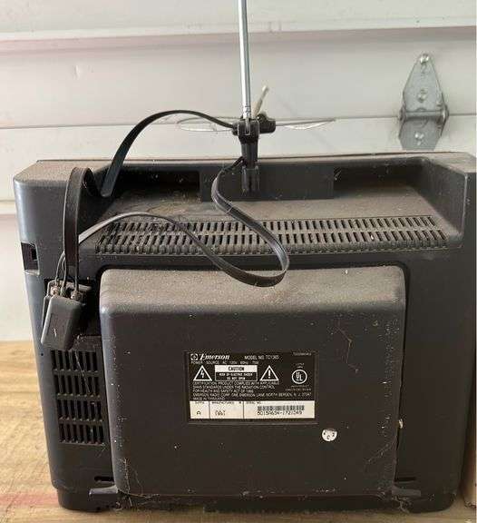 Emerson Box TV & VHS Tapes - Sherwood Auctions