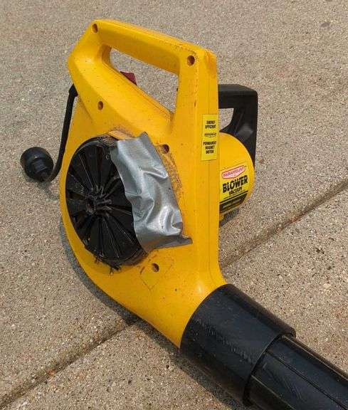 Paramount Electric Blower Vacuum- has power - Sherwood Auctions
