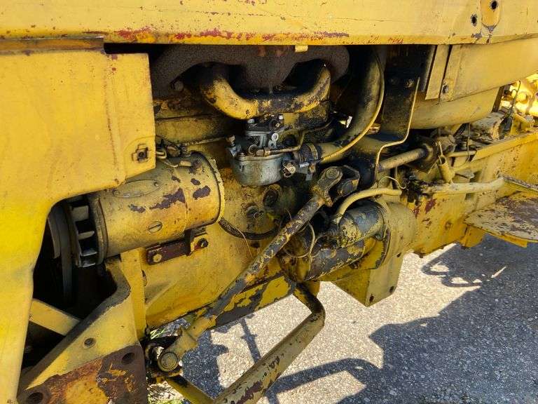 International 2424 - Sherwood Auctions