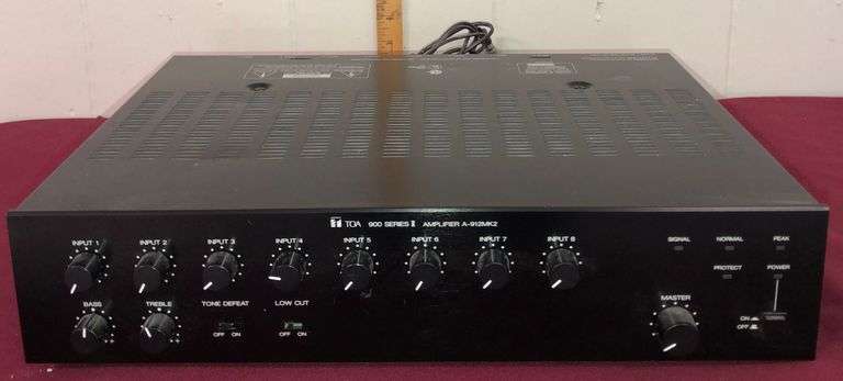 TOA 900 Series II Amplifier A-912MK2- has power - Sherwood Auctions