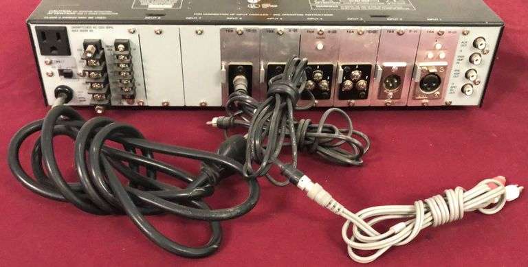 TOA 900 Series II Amplifier A-912MK2- has power - Sherwood Auctions