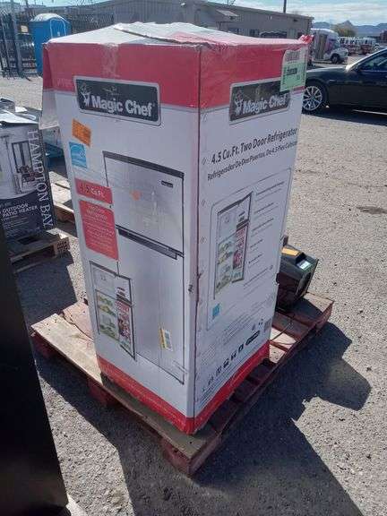 Magic Chef 4.5 cu ft Two Door Refrigerator ( Model : HMDR450SE ...