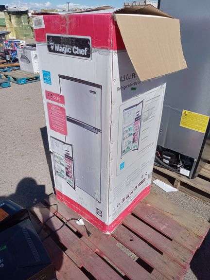 Magic Chef 4.5 cu ft Two Door Refrigerator ( Model : HMDR450SE ...